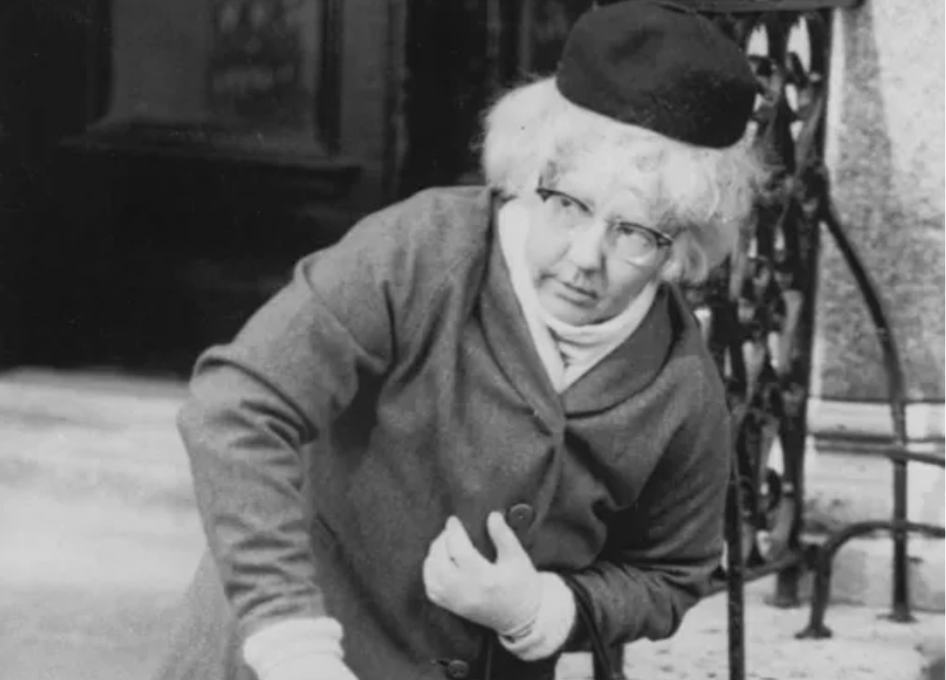 Design History Series N. 013 - Interwoven